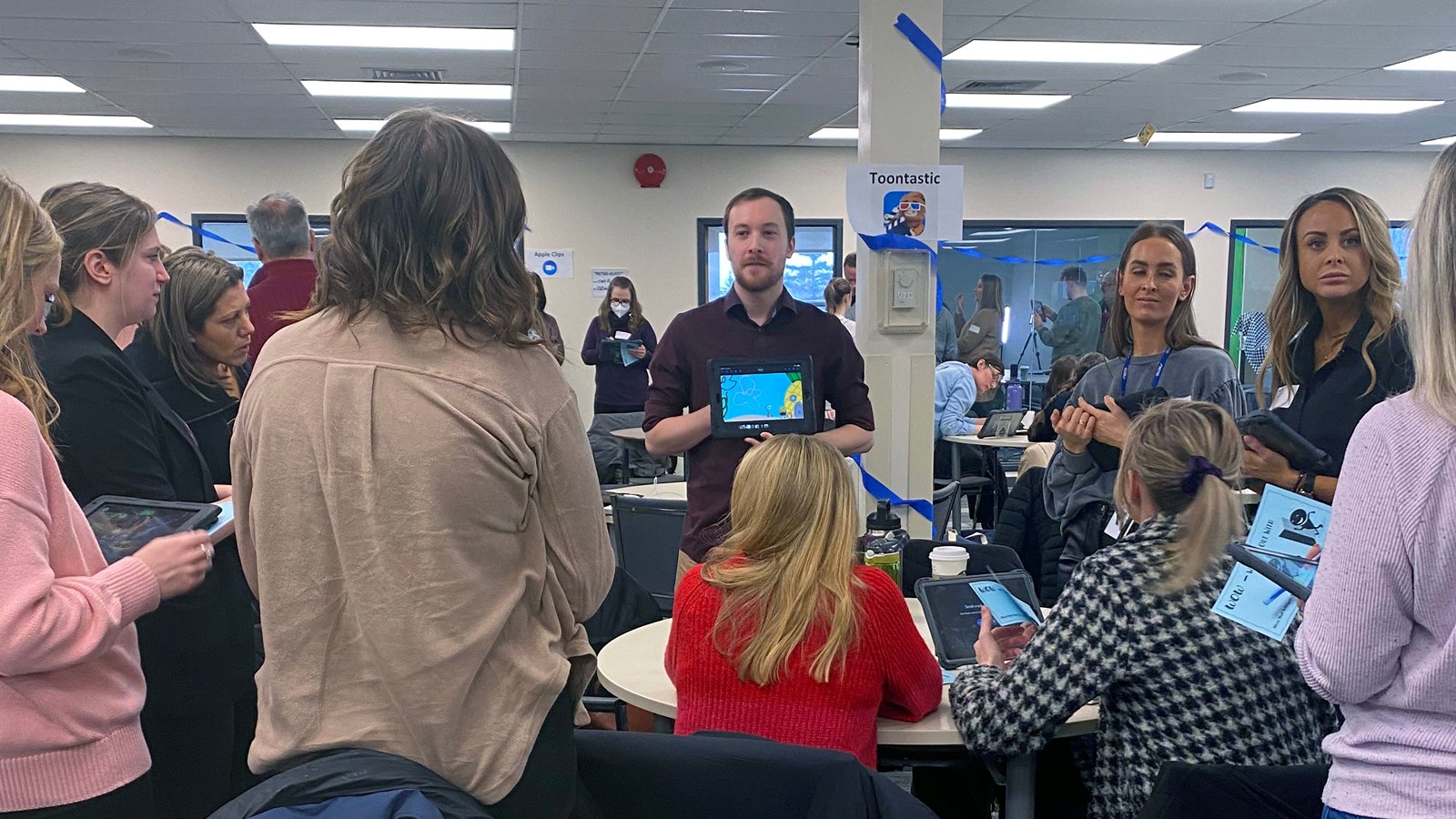 Teachers Explore Apps at iPadpalooza